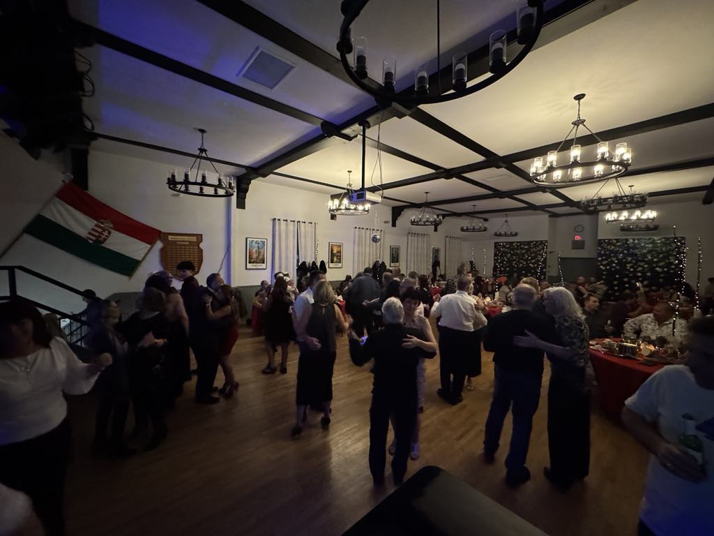 Teltházas Szilveszteri Bál az Edmontoni Magyar Házban - Edmontoni ...